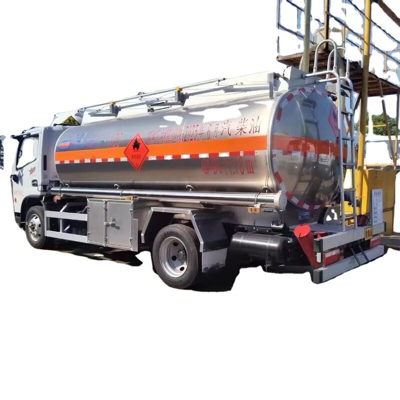 Diesel Engine 4X2 Drive Fuel Tank Truck , Metal Tank 6 Tires lPG ...